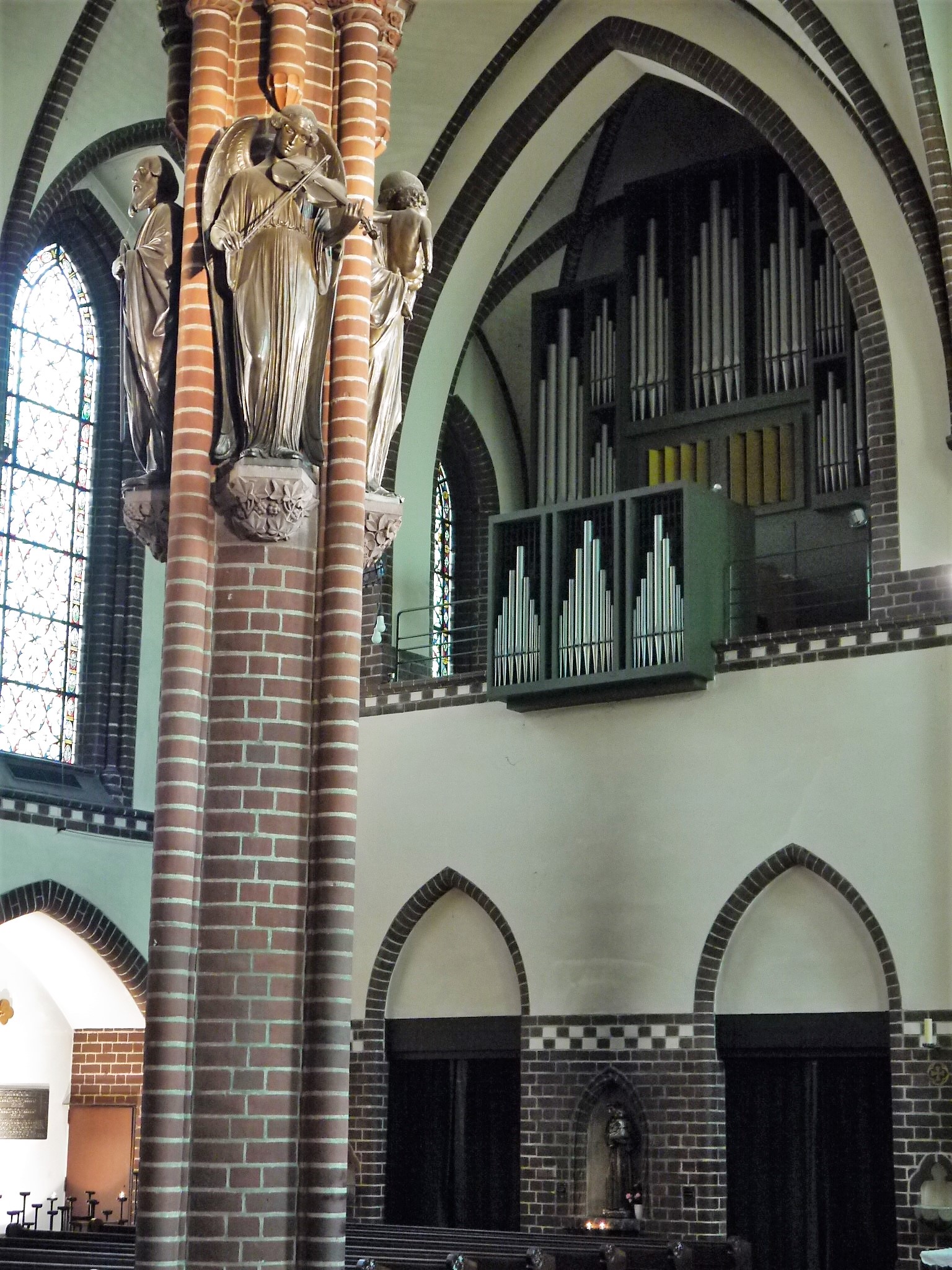 Disposition der Orgel in / Specification of the Organ at Berlin (Zehlendorf), Herz-Jesu-Kirche